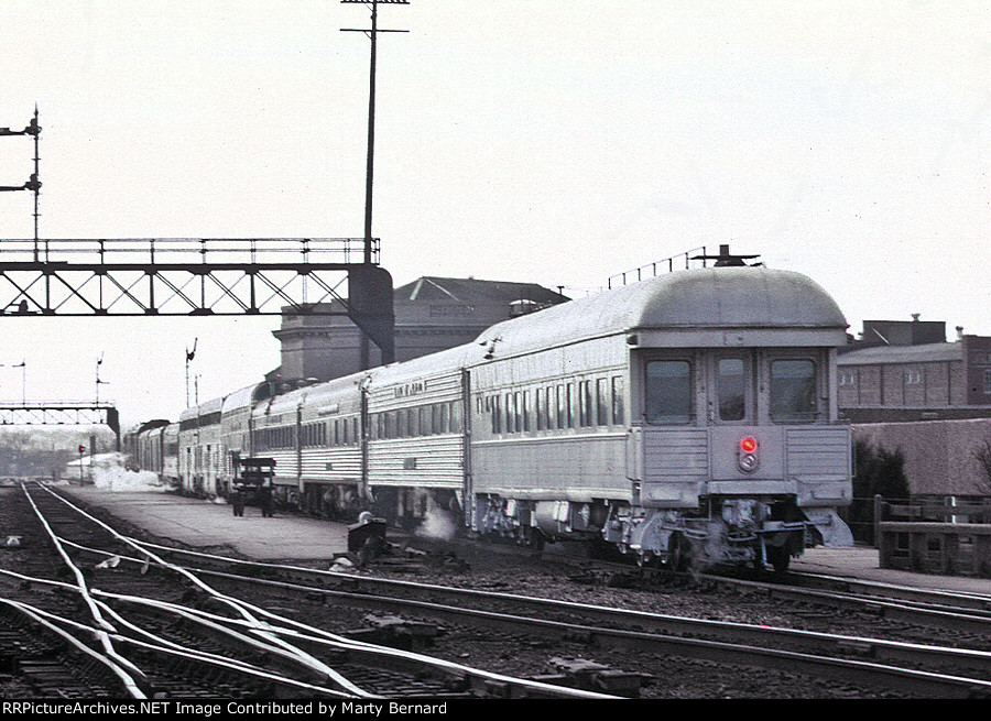 Modernized Heavy Weight Business Car ATSF 32 Completes Train # 1, The ...