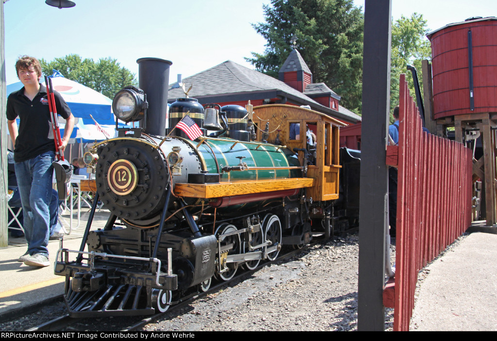 The "Oakland Acorn" in the station