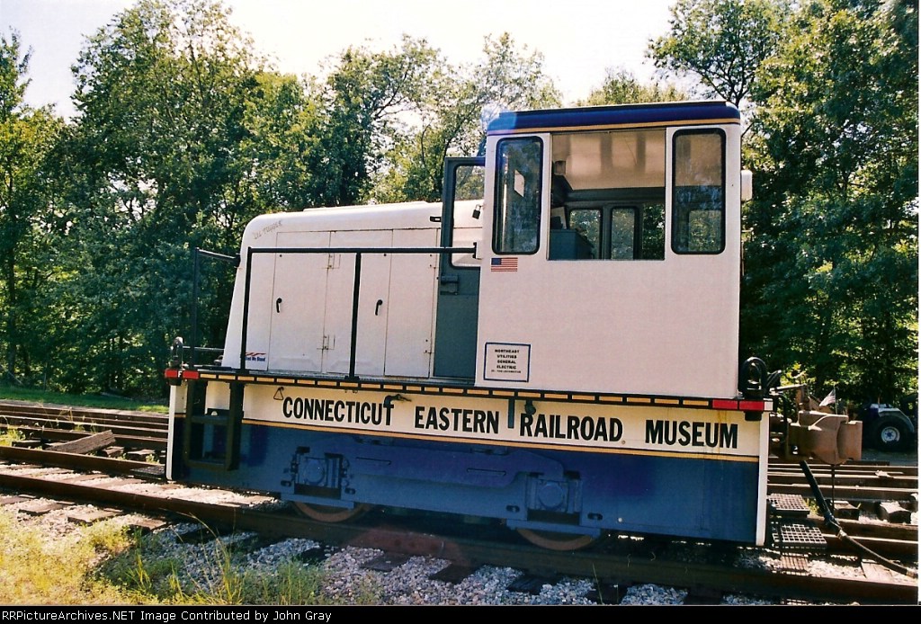 GE 25-Ton Locomotive purchased by Northeast Utilities for use in ...