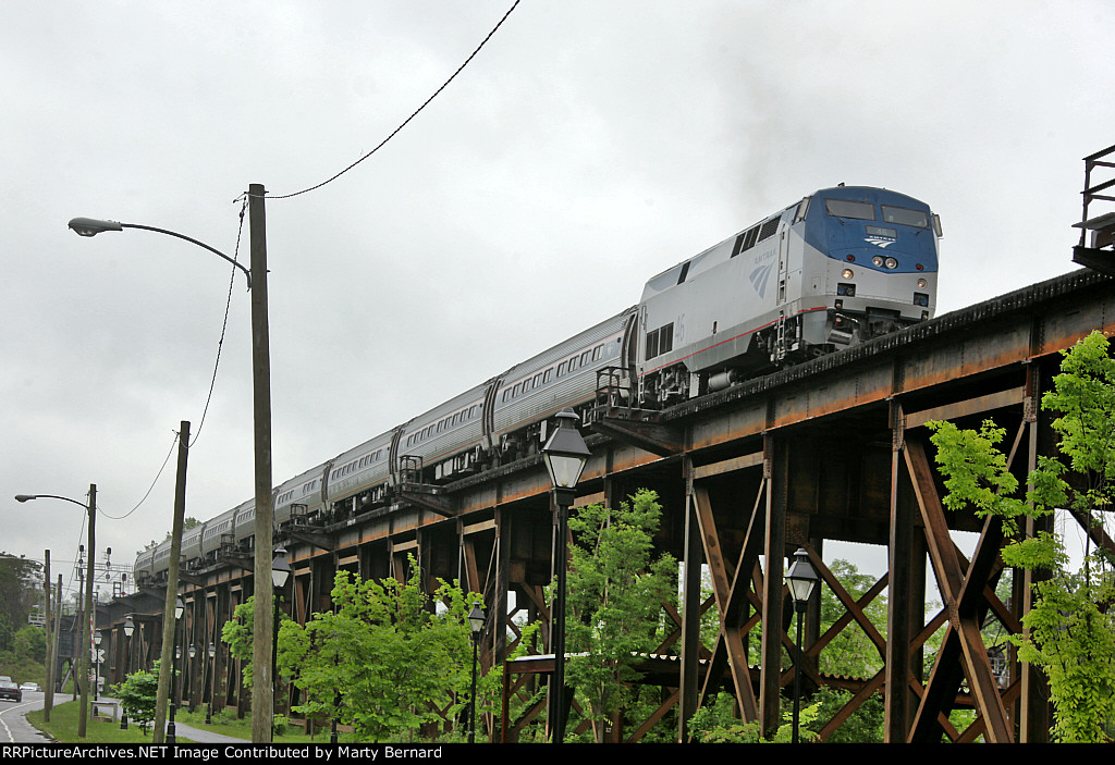 AMTK 46 with Tr. 94 from Newport News Approaching Main Street Station