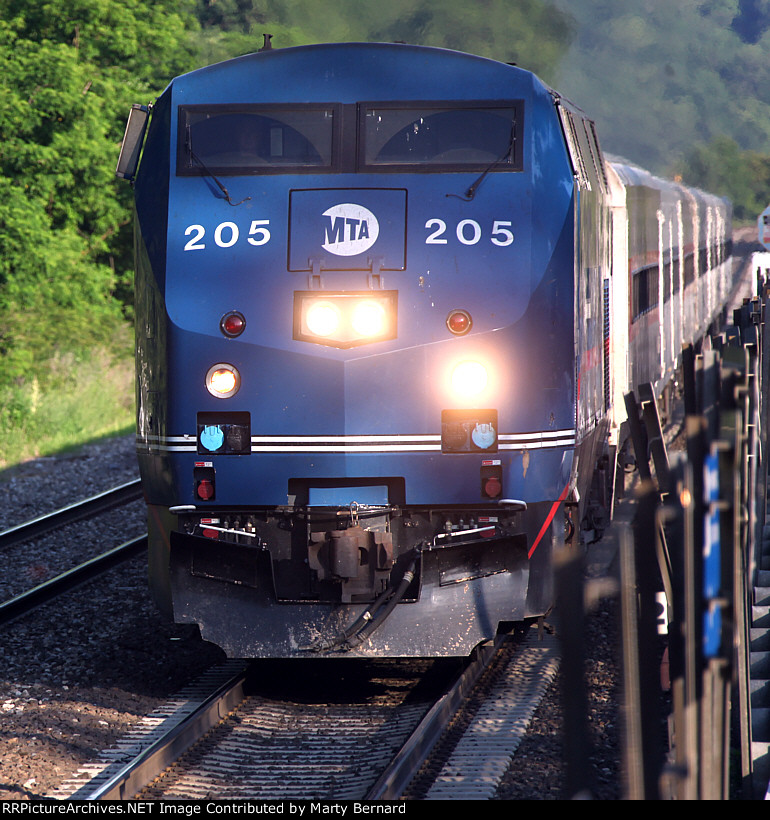 Metro North 205 with NB Tr. 855