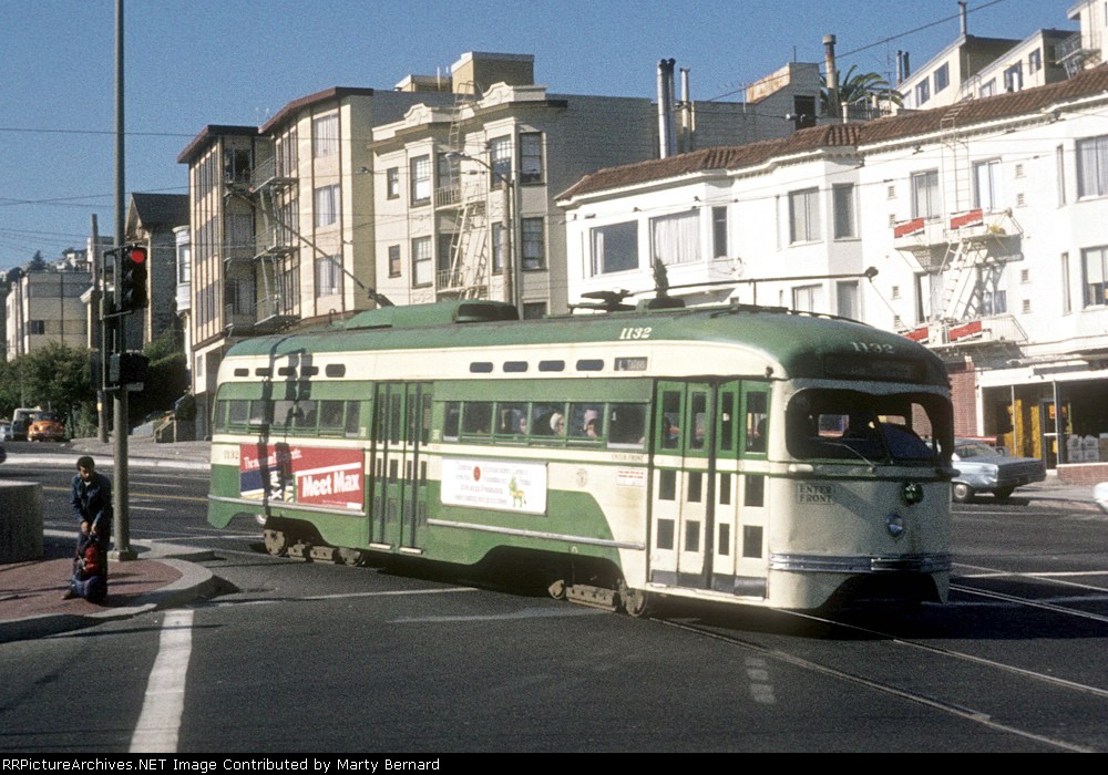 MUNI 1132, L Taraval