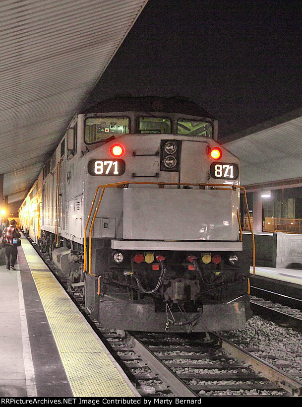 Metrolink 871 About to Take Tr 221 to Lancaster