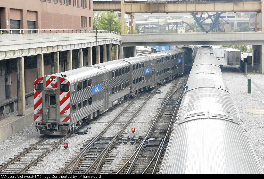 Northbound and southbound Metra commuter trains