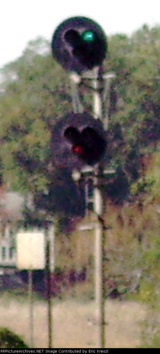 NJ Transit Signal Red Bank North of Station