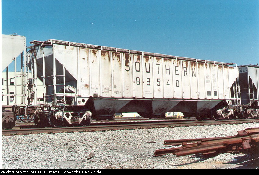 SOUTHERN Covered hopper