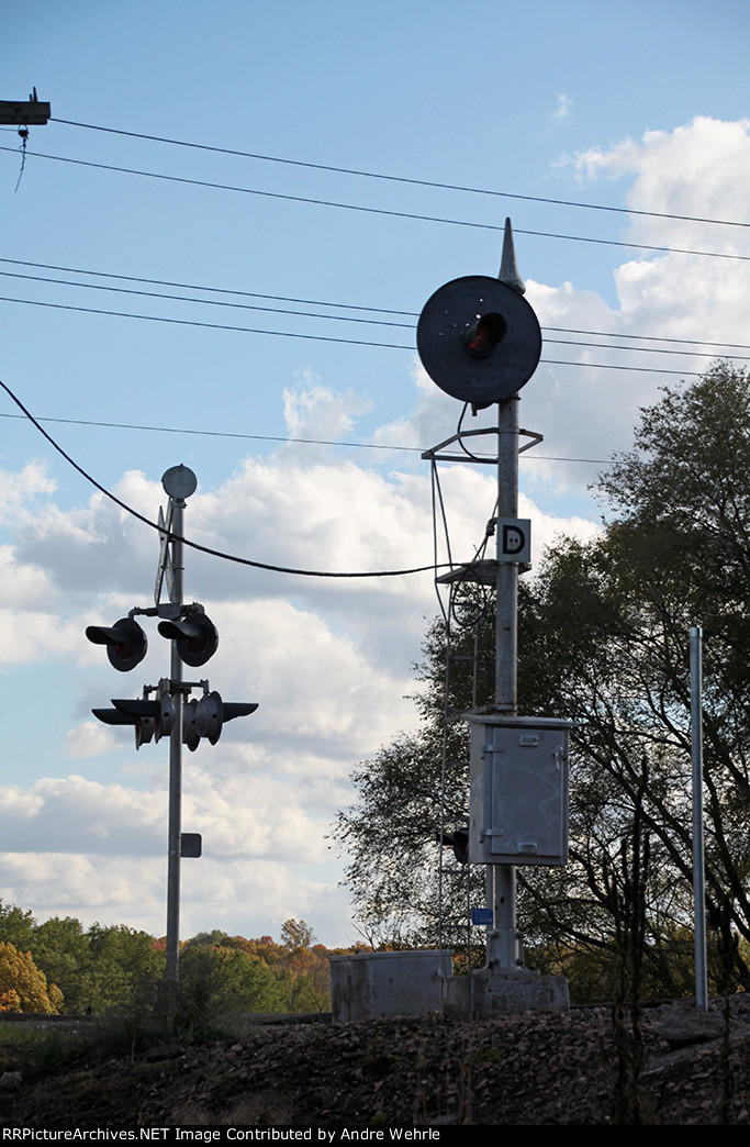Searchlight serving as the SB distant signal for the CN diamond on the ...