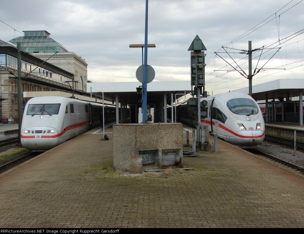 DB ICE 401 (left) and 403 (right)