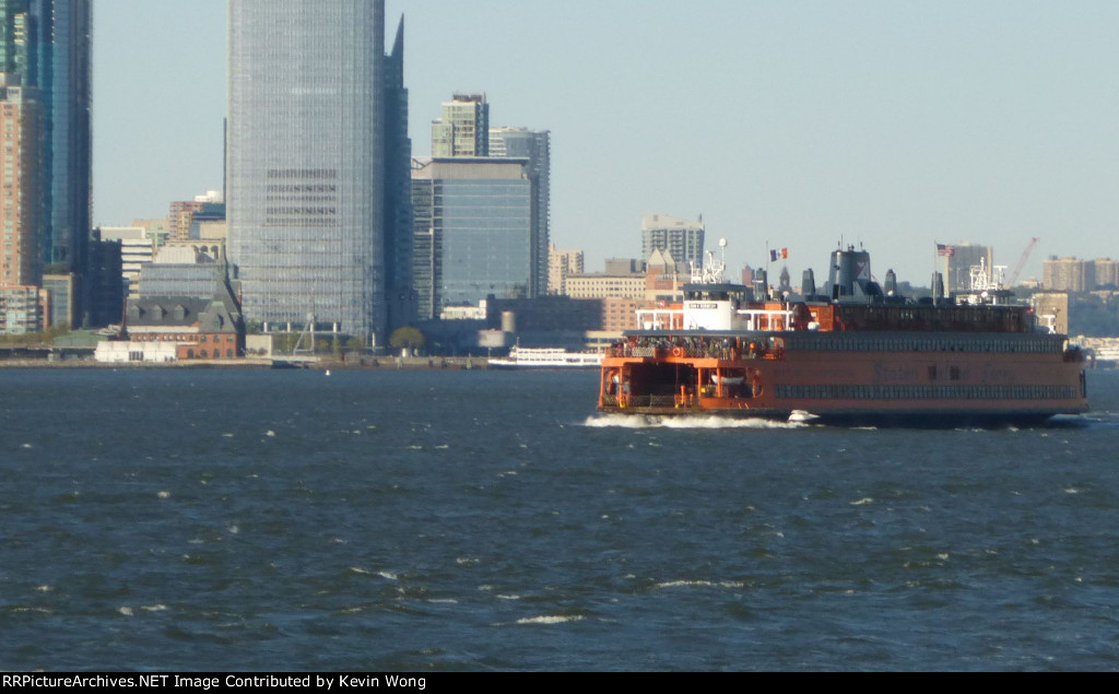Staten Island Ferry "John F. Kennedy" (1965 Kennedy Class) passes the ...