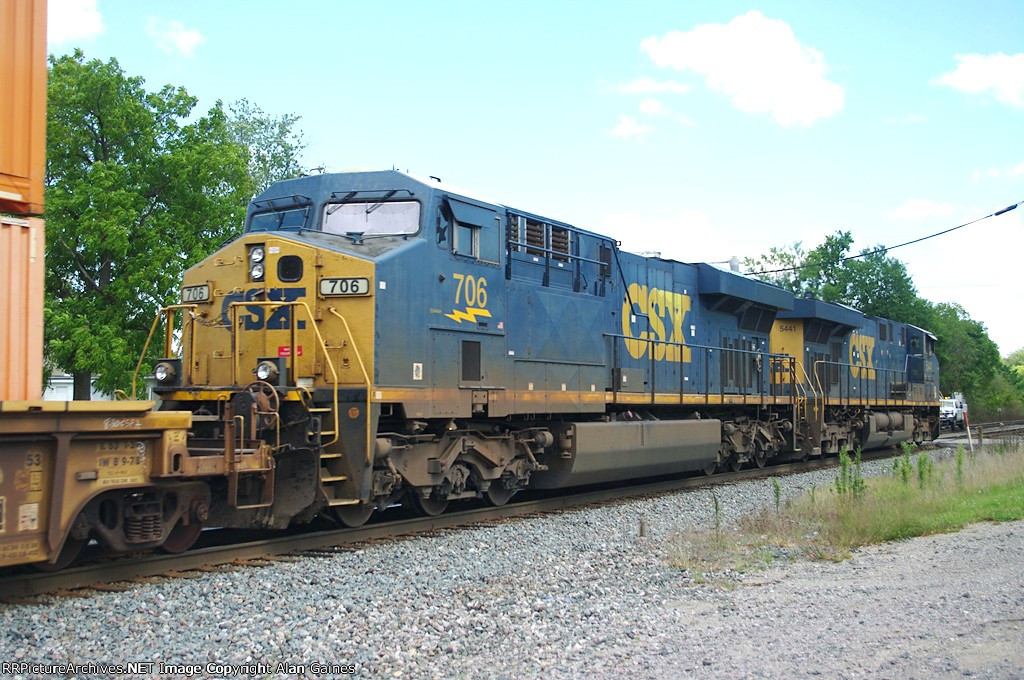 CSX ES44AC 706