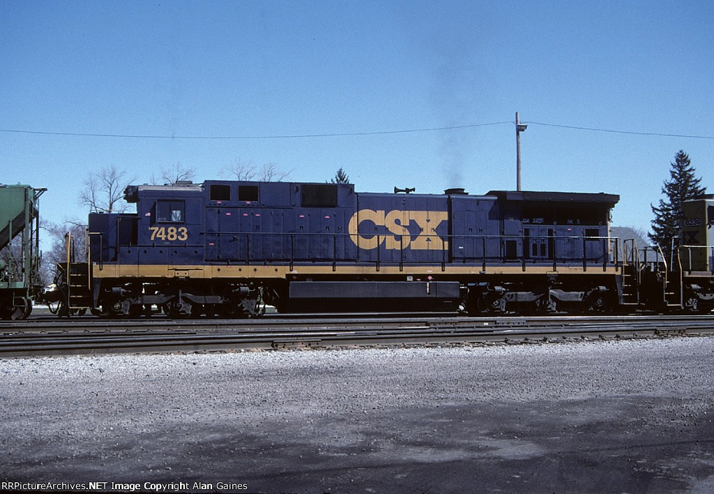 CSX C32-8 7483