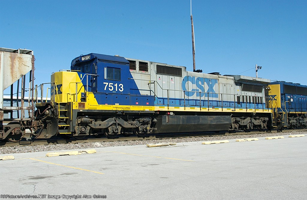 CSX C40-8 7513