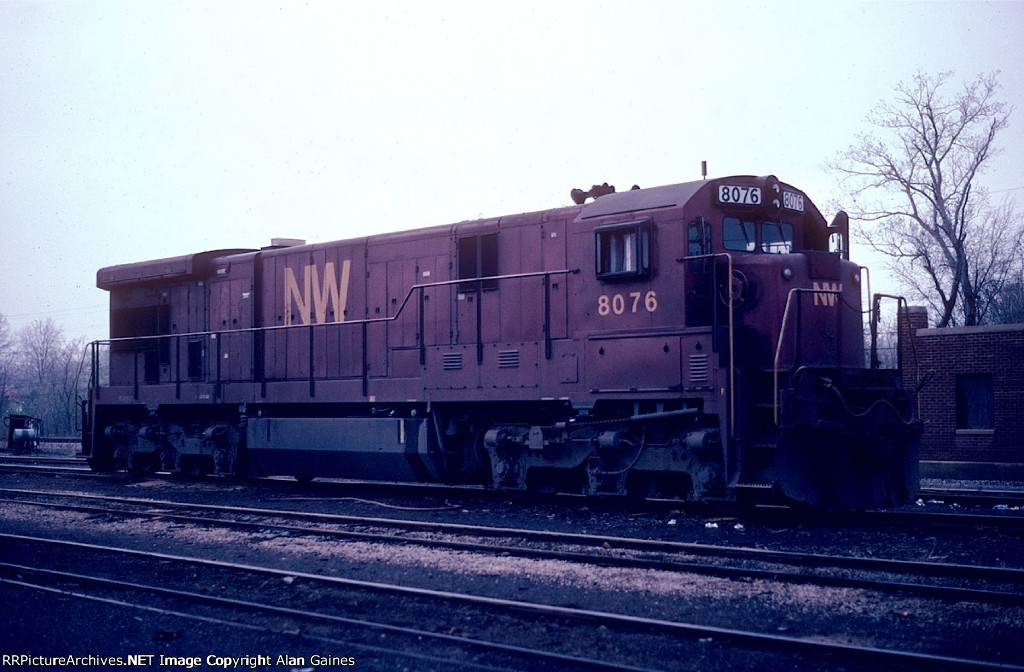 NW 8076