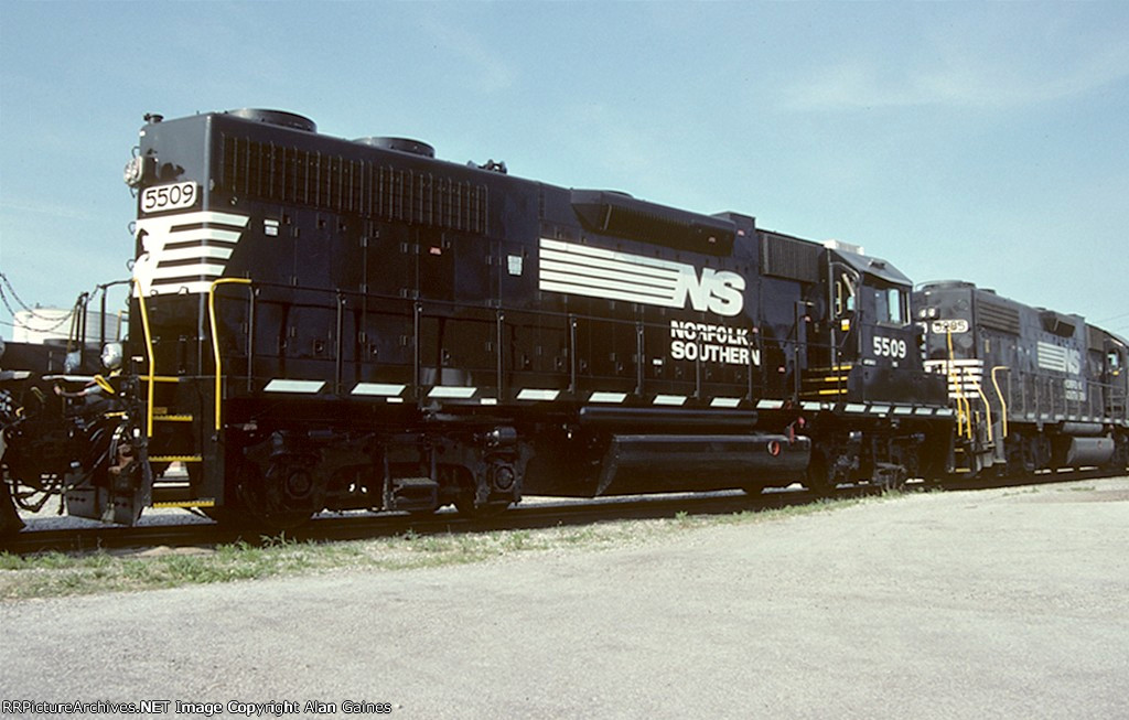 NS GP38M-2 5509