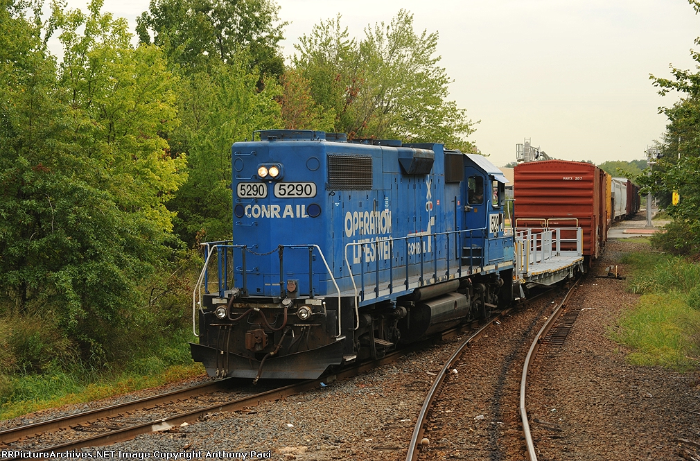 Conrail ME05 with the 5290