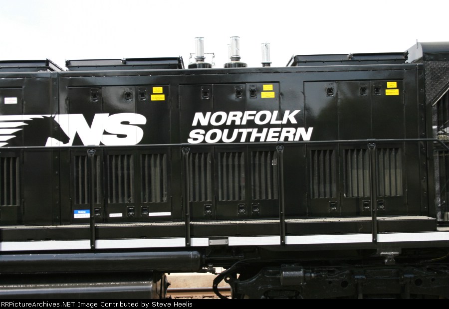 NS 100
