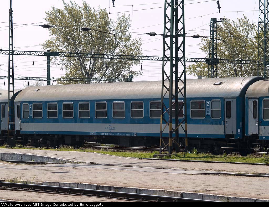 MAV 2nd class passenger car