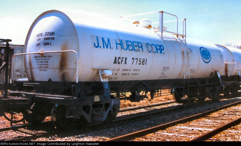 ACFX 77581 in J.M. Huber paint