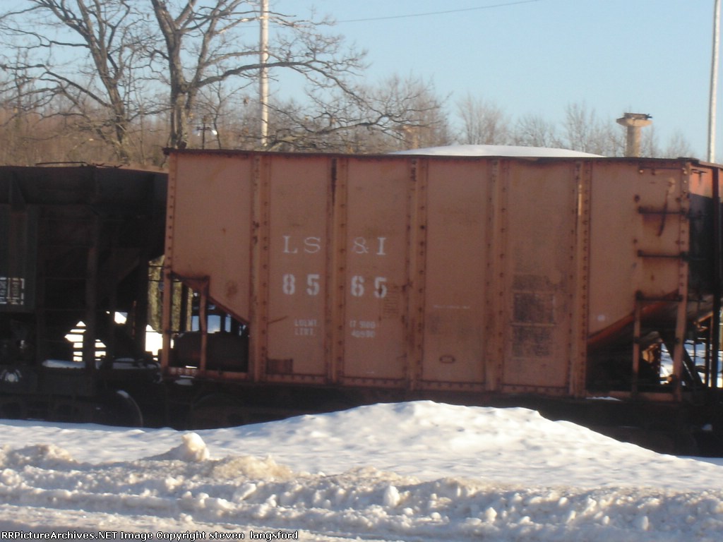 ORE CARS IN THE Eagle Mills Yard