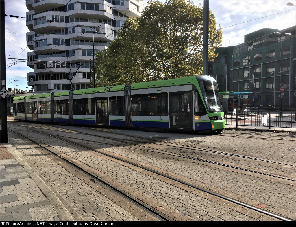 Stadler Variobahn 2558 at East Croydon