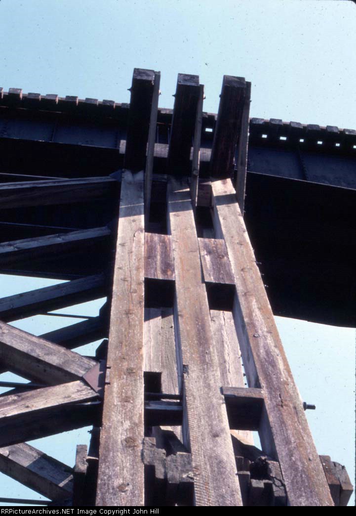 1045-25 MILW Carver bridge