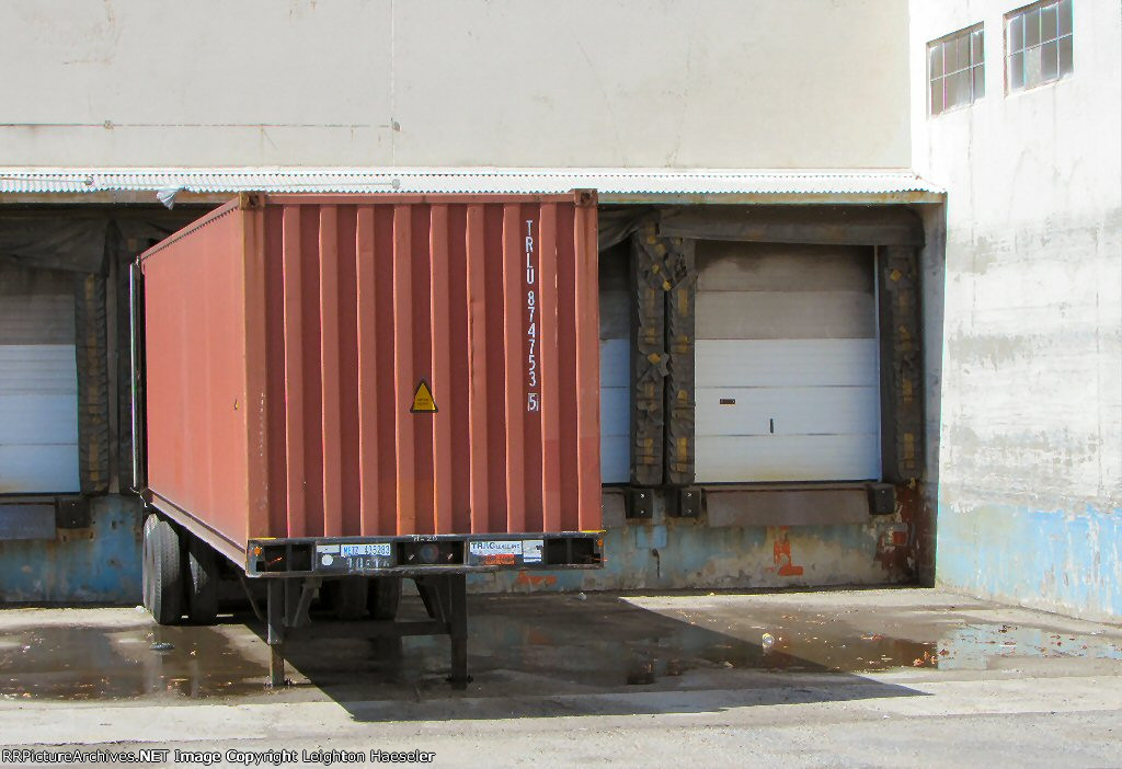 TRLU 874753 on METZ 435283