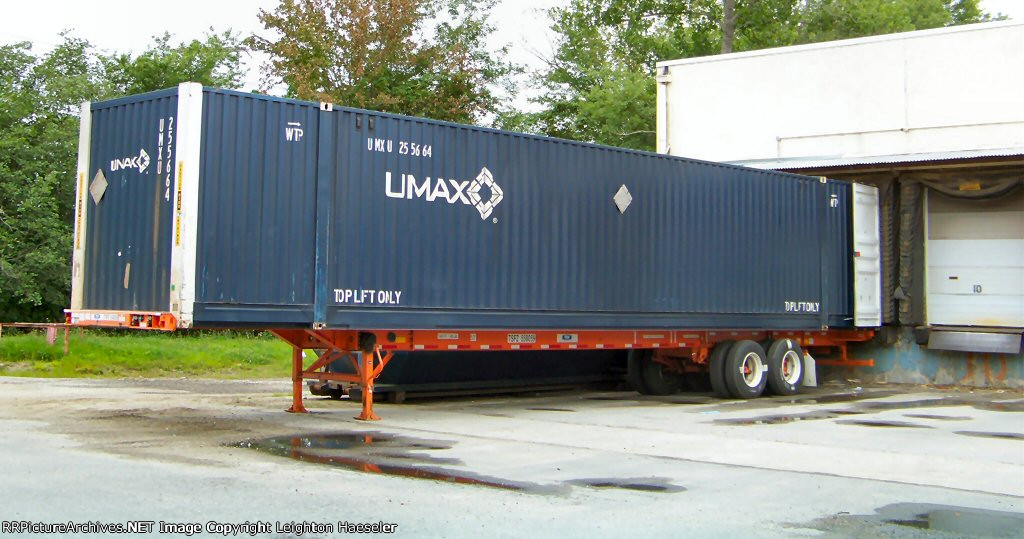 UMXU 255664 on TSFZ 558059