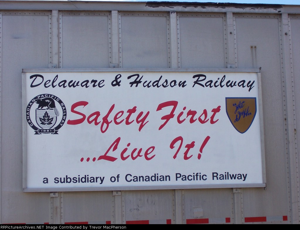 D&H Tractor Trailer Sighn