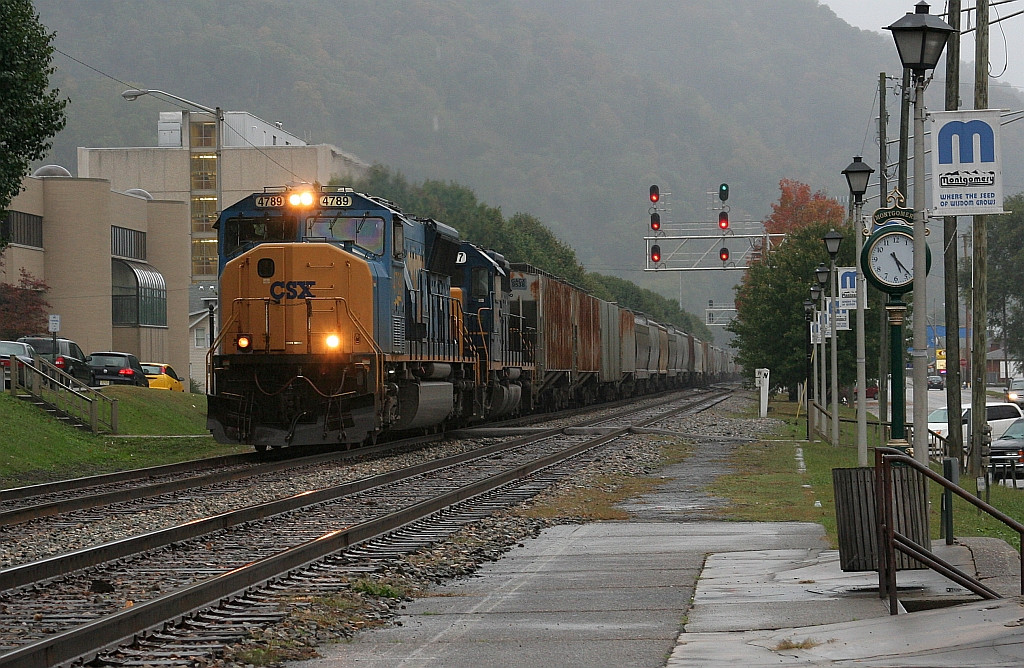 CSX loaded grain