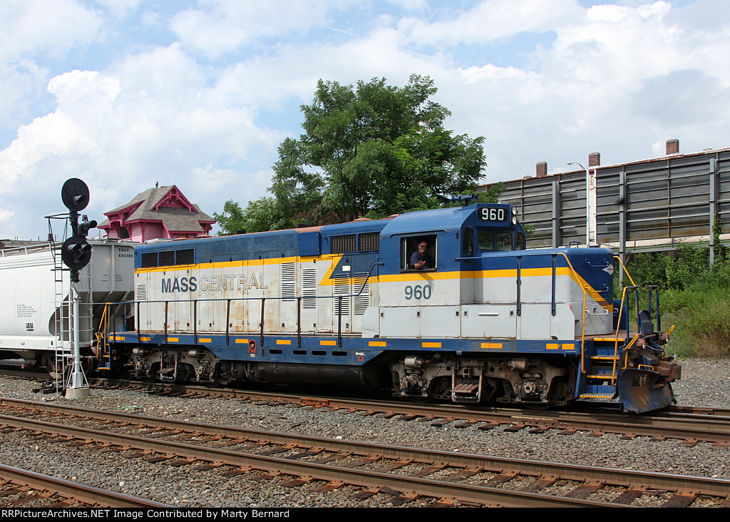 Mass Central's GP20 (GP9M) #960
