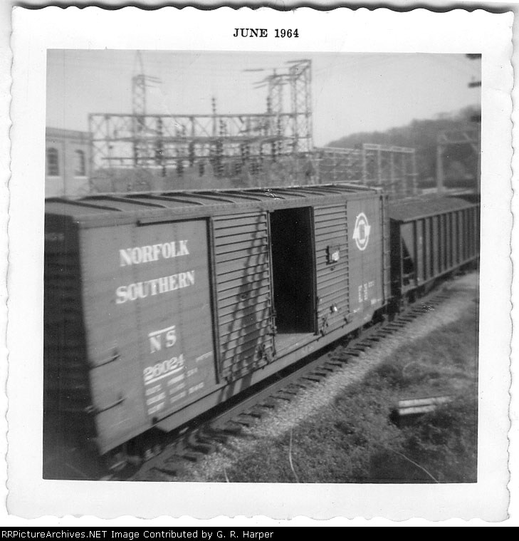 Original Norfolk Southern boxcar on a 1964 train