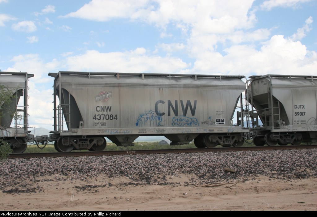 CNW 437084