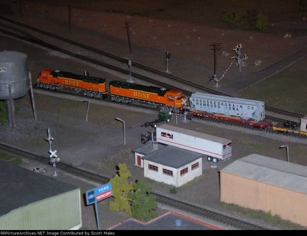 BNSF 9475 & 9483