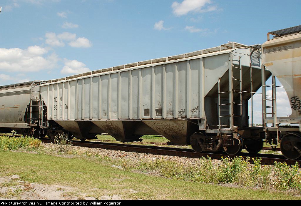 Northwestern Oklahoma Railroad (NOKL) Covered Hopper No. 833176