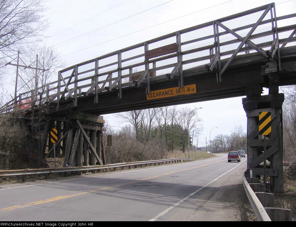 070416007 Low clearance ex-Minnesota Western bridge over Hwy 12 ...