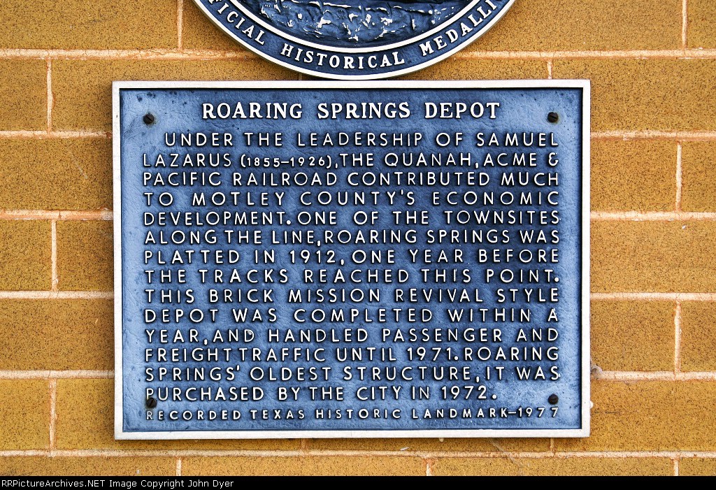 Roaring Springs Depot Historical Marker