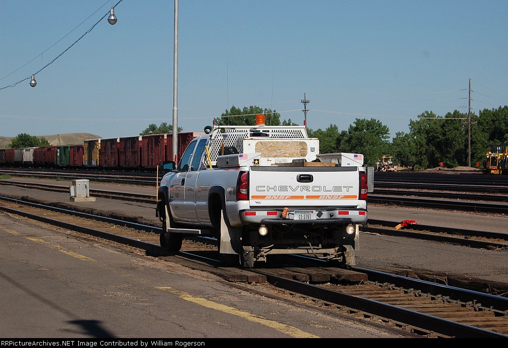 Burlington Northern Santa Fe Railway (BNSF) Hi-Rail Pick-Up Truck No. 19568