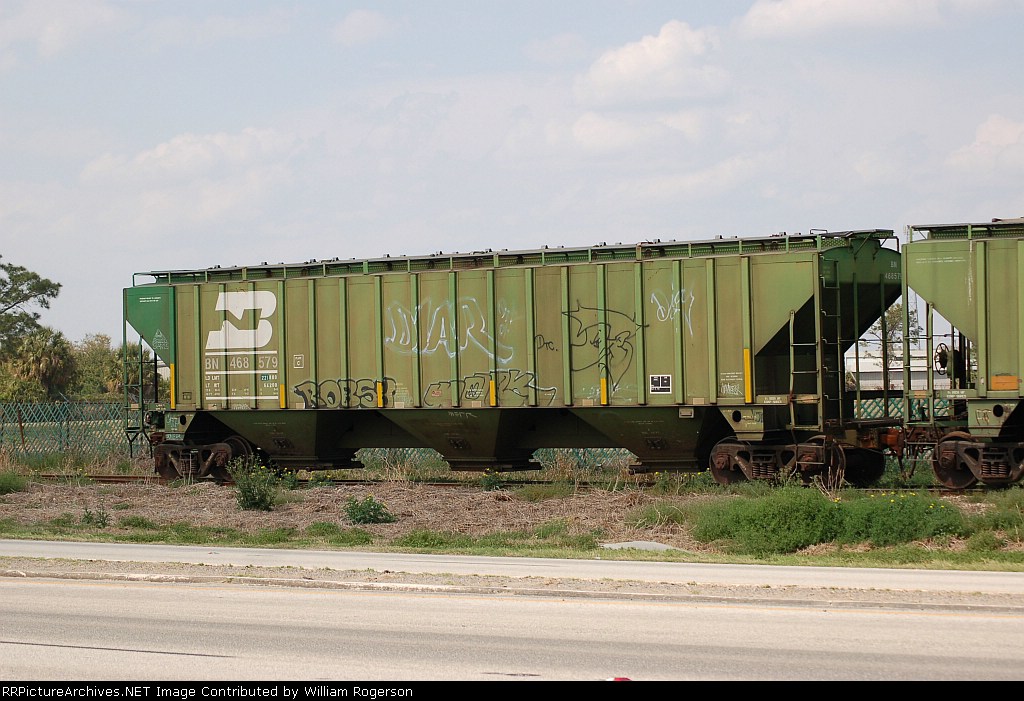 Burlington Northern Santa Fe Railway (BN) Covered Hopper No. 468579