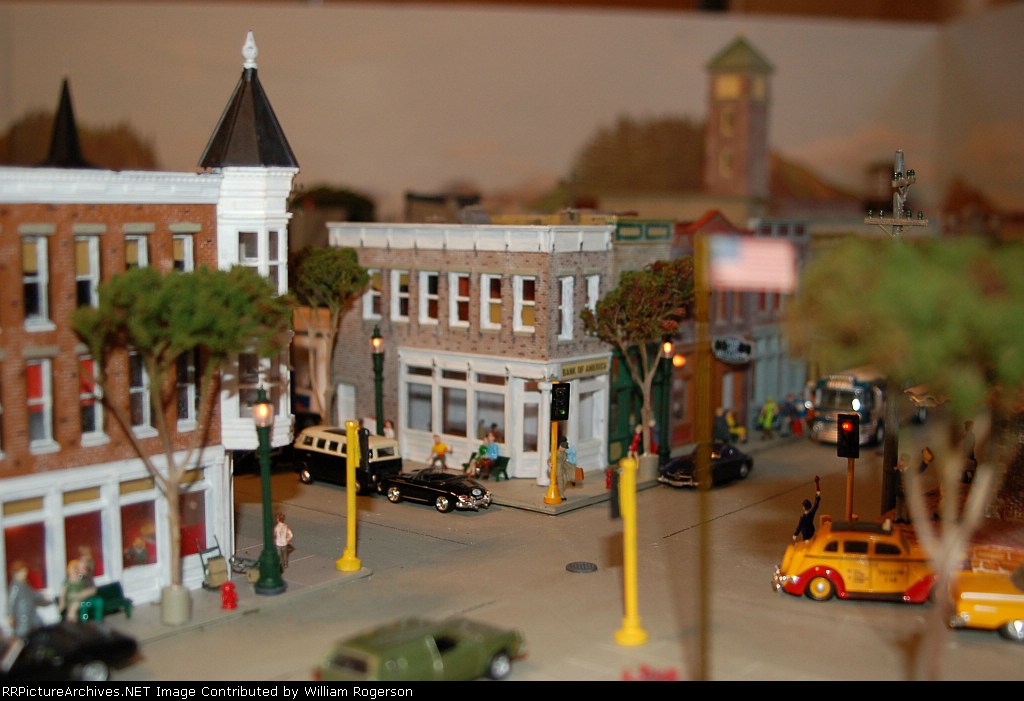 Cal Den Besten's Great Northern Railroad HO Layout - Image No. 12