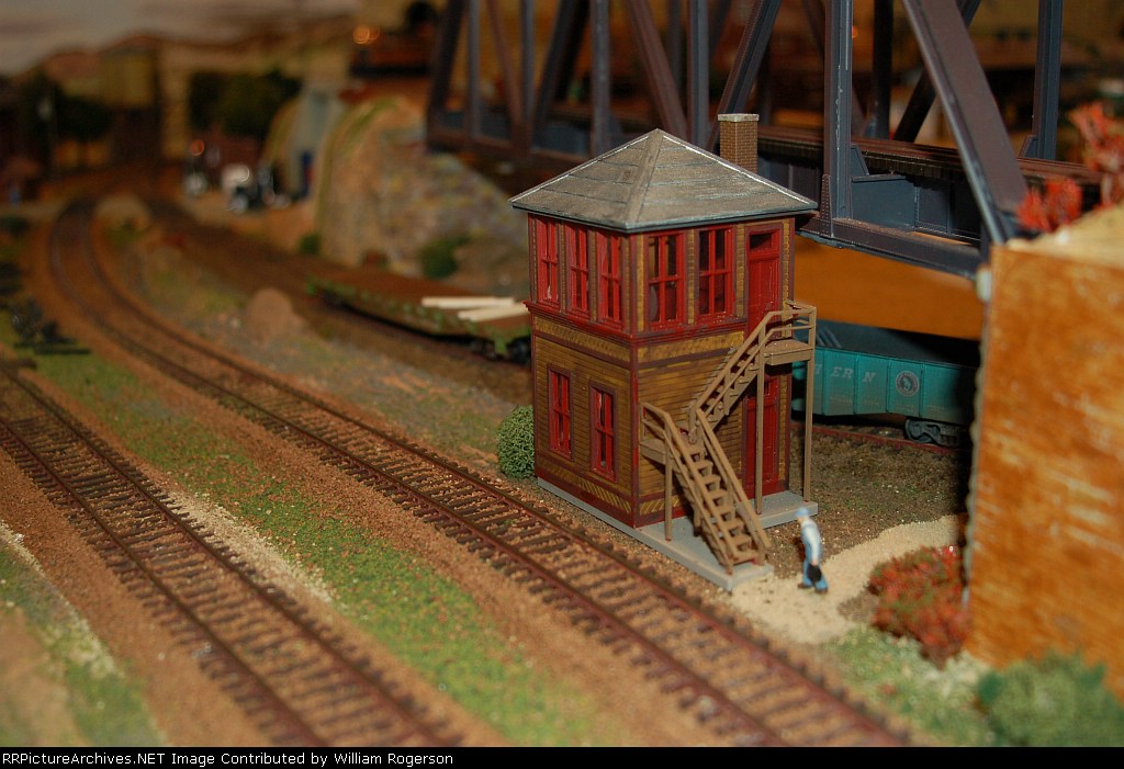 Cal Den Besten's Great Northern Railroad HO Layout - Image No. 29