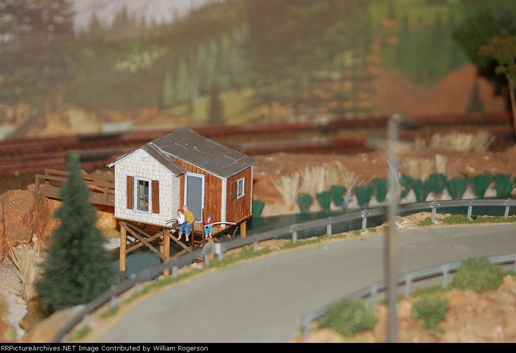 Cal Den Besten's Great Northern Railroad HO Layout - Image No. 31