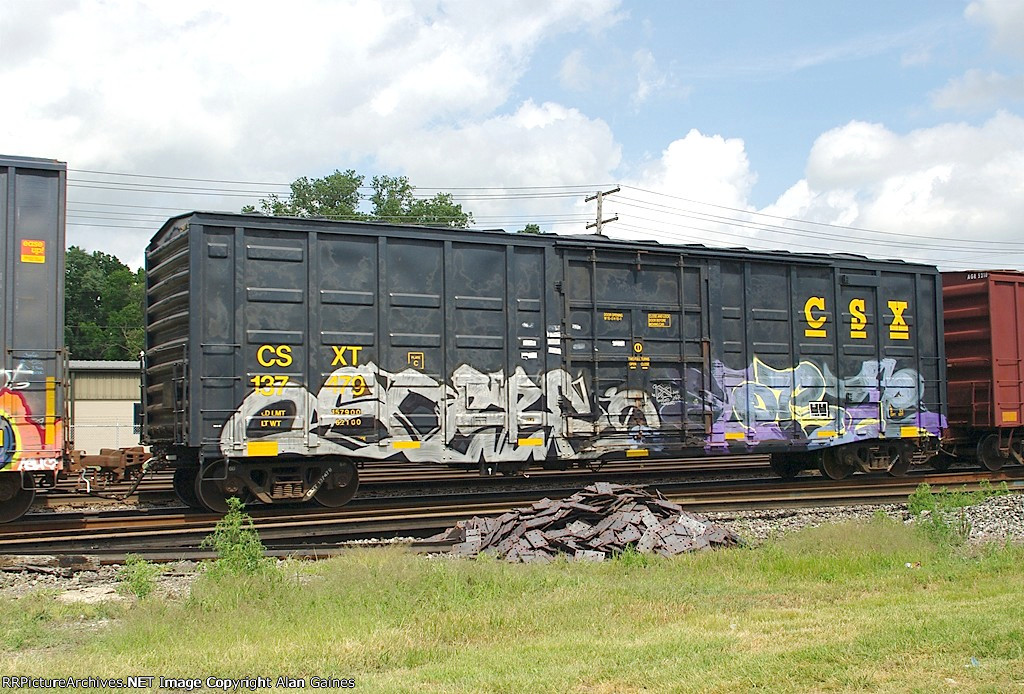 CSX Box Car 137479