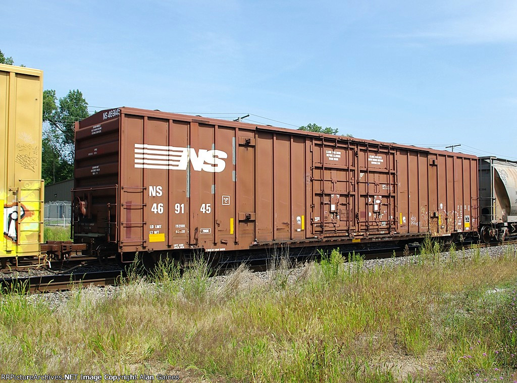 NS Box Car 469145