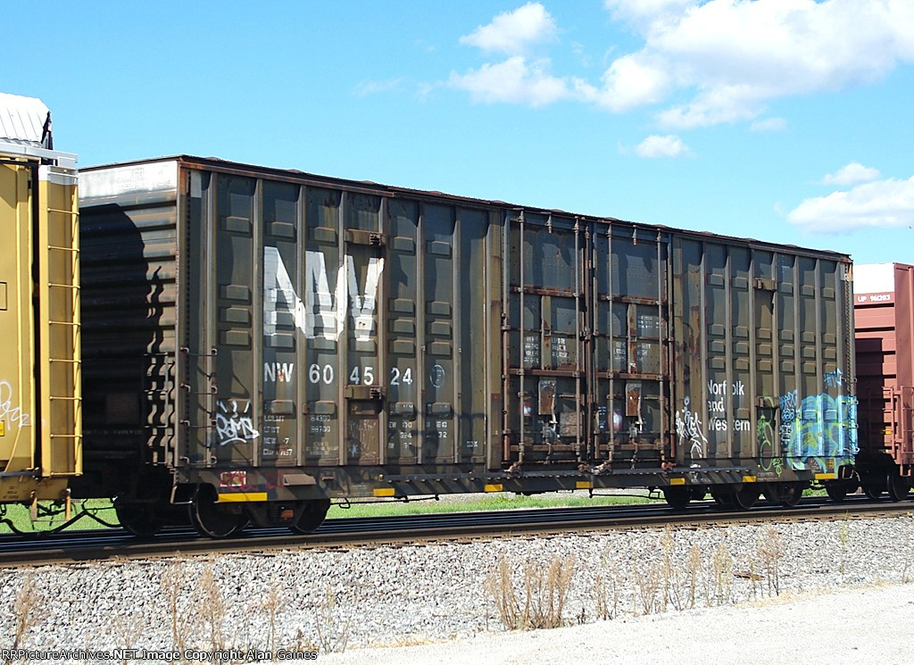 NW Box Car 604524