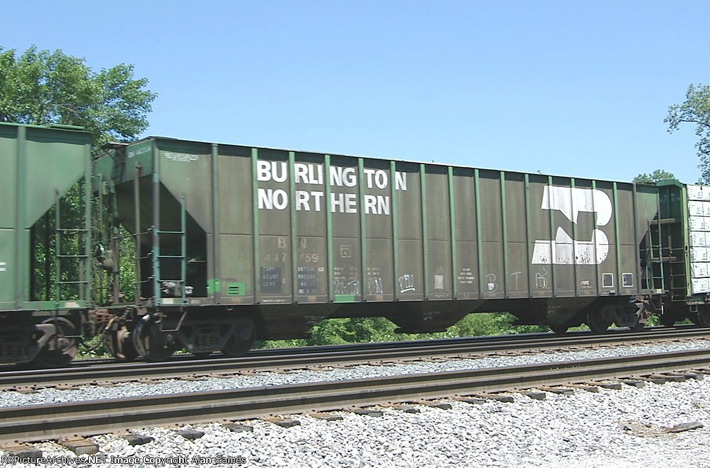 BN Covered Hopper 447759