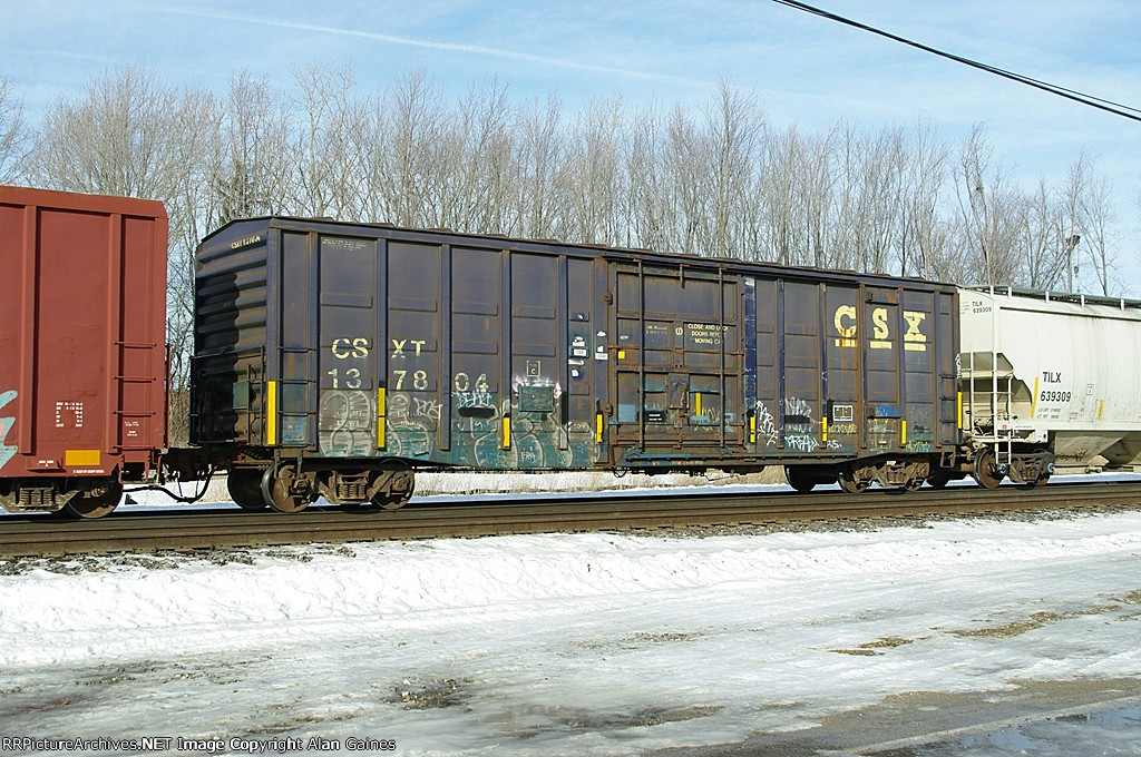 CSX Box Car 137804