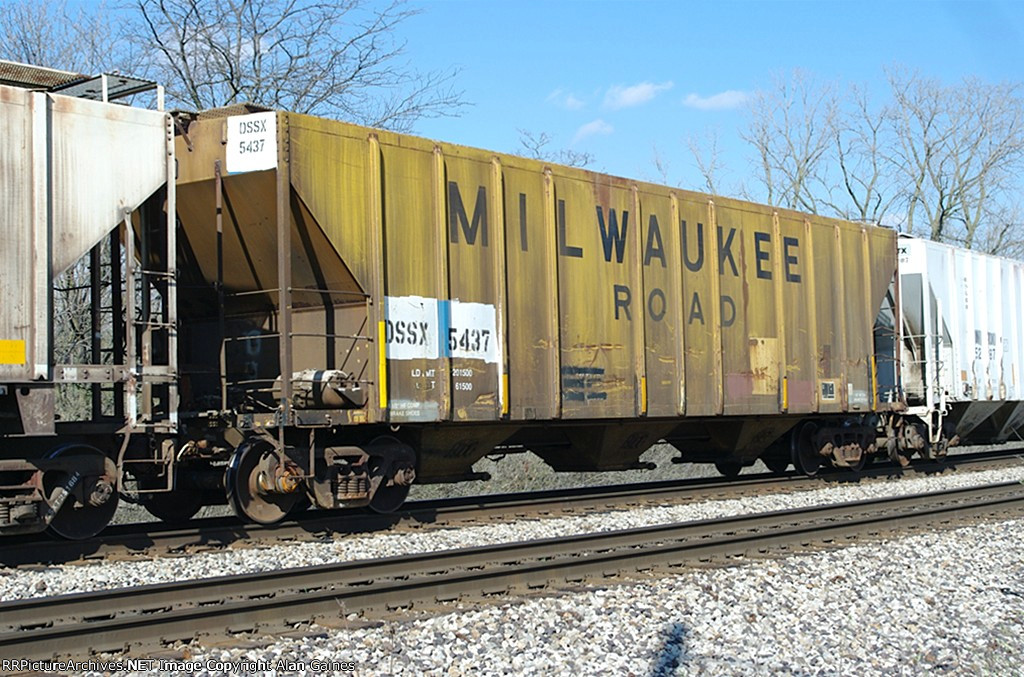 DSSX Covered Hopper 5437