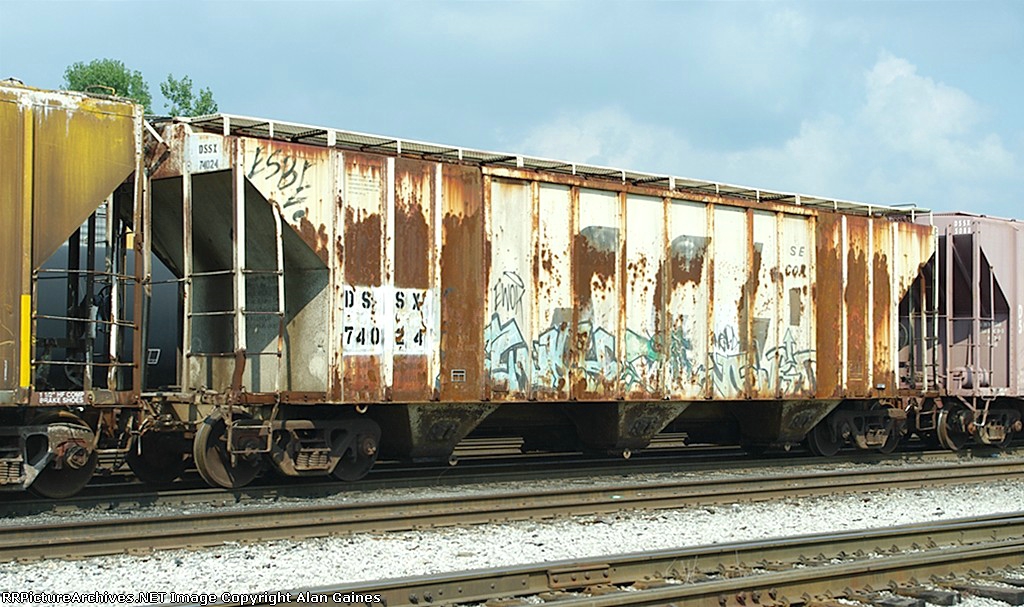 DSSX Covered Hopper 74024