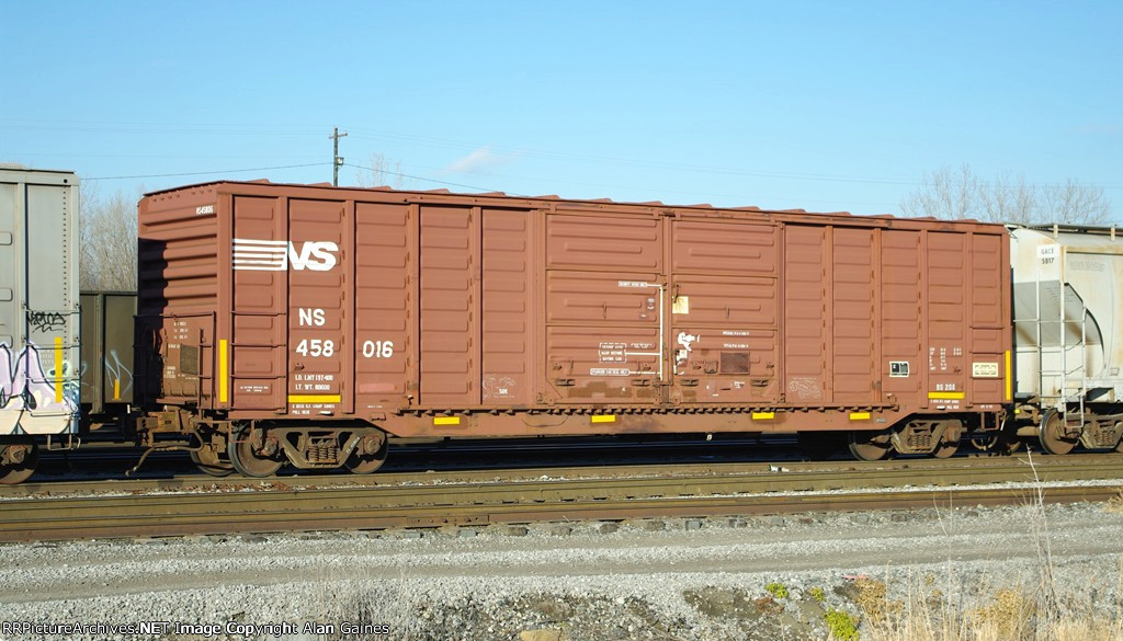 NS Box Car 458016
