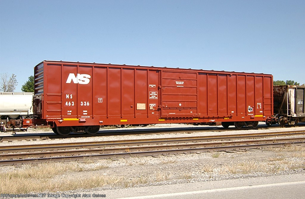 NS Box Car 463336